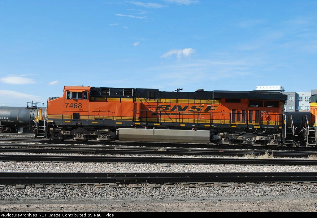 BNSF 7468